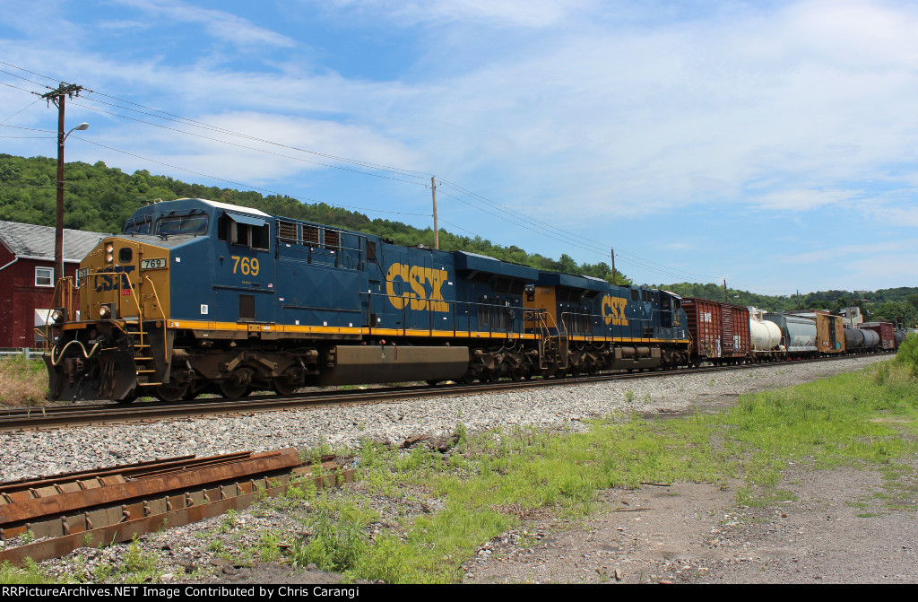 CSXT 769 & 876 on Q410-14